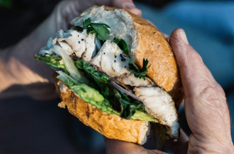 Tropical North Queensland Barramundi - Bbq Barramundi Burger With ...